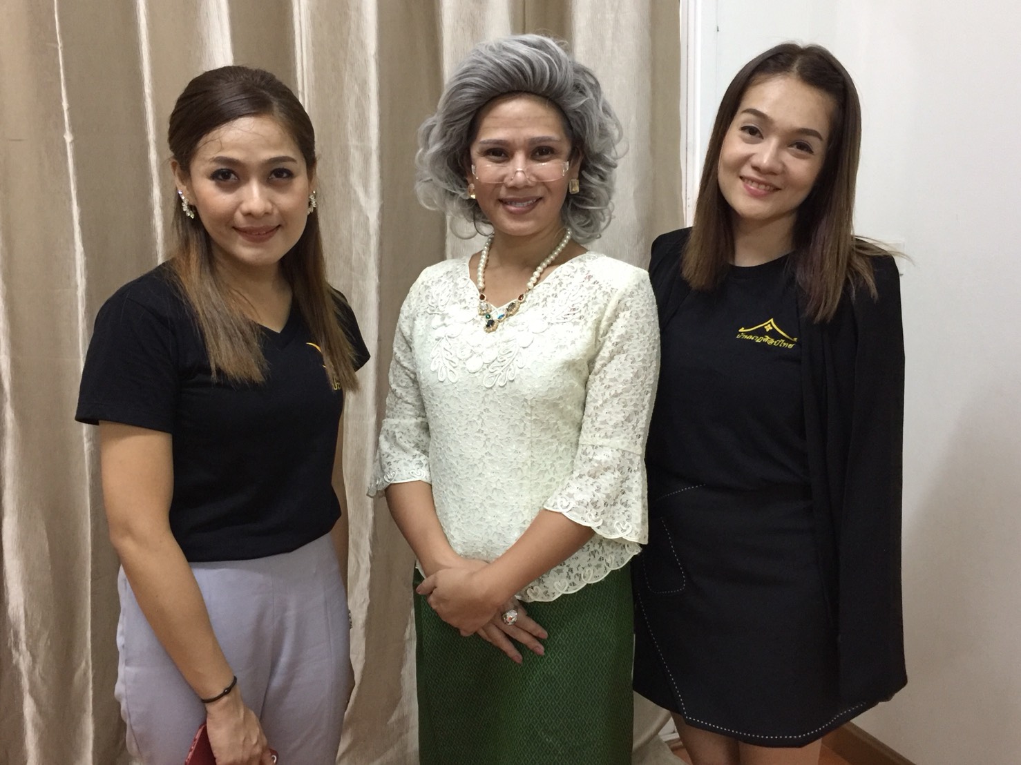 ถ่ายรายการรายการศัลยกรรมใจกับยายหวังดี ช่อง IPM.TV – ติวเข้มสอบรำไทย ...