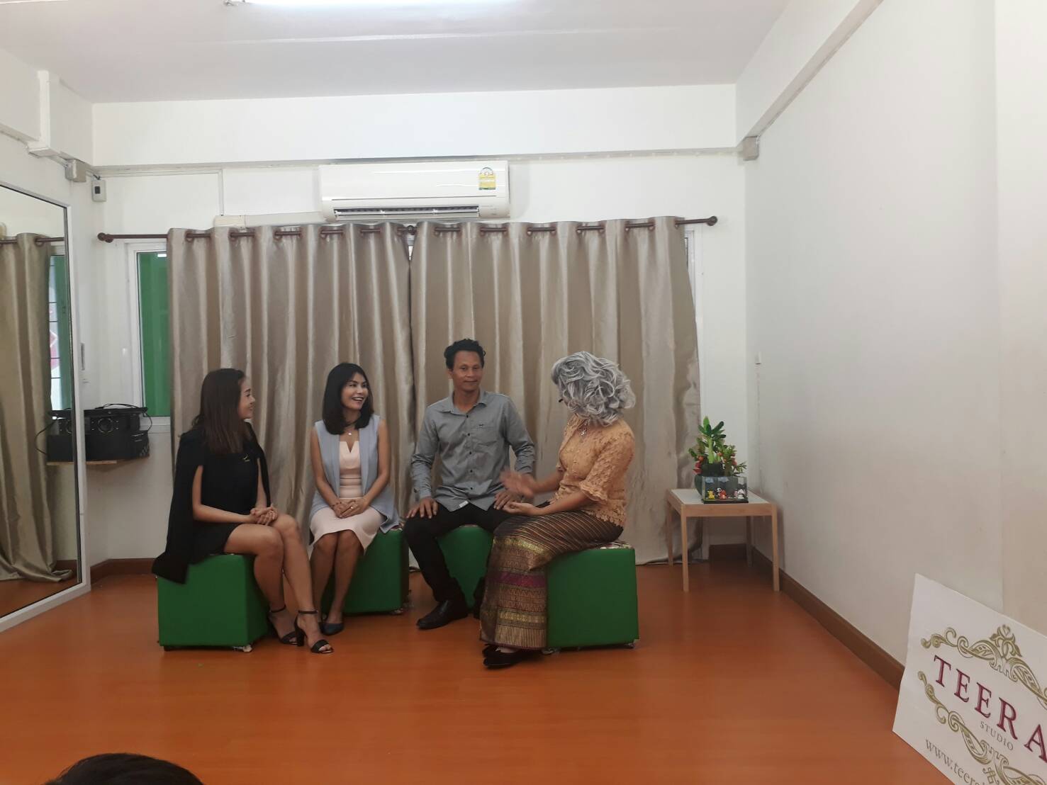 ถ่ายรายการรายการศัลยกรรมใจกับยายหวังดี ช่อง IPM.TV – ติวเข้มสอบรำไทย ...